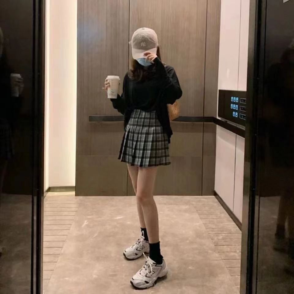 Andrea Tang HAYLEY 鹅绒服：95白鹅绒廓形宽松短款连帽羽绒服女，冬季保暖新宠儿！-羽绒服-淘宝百科网