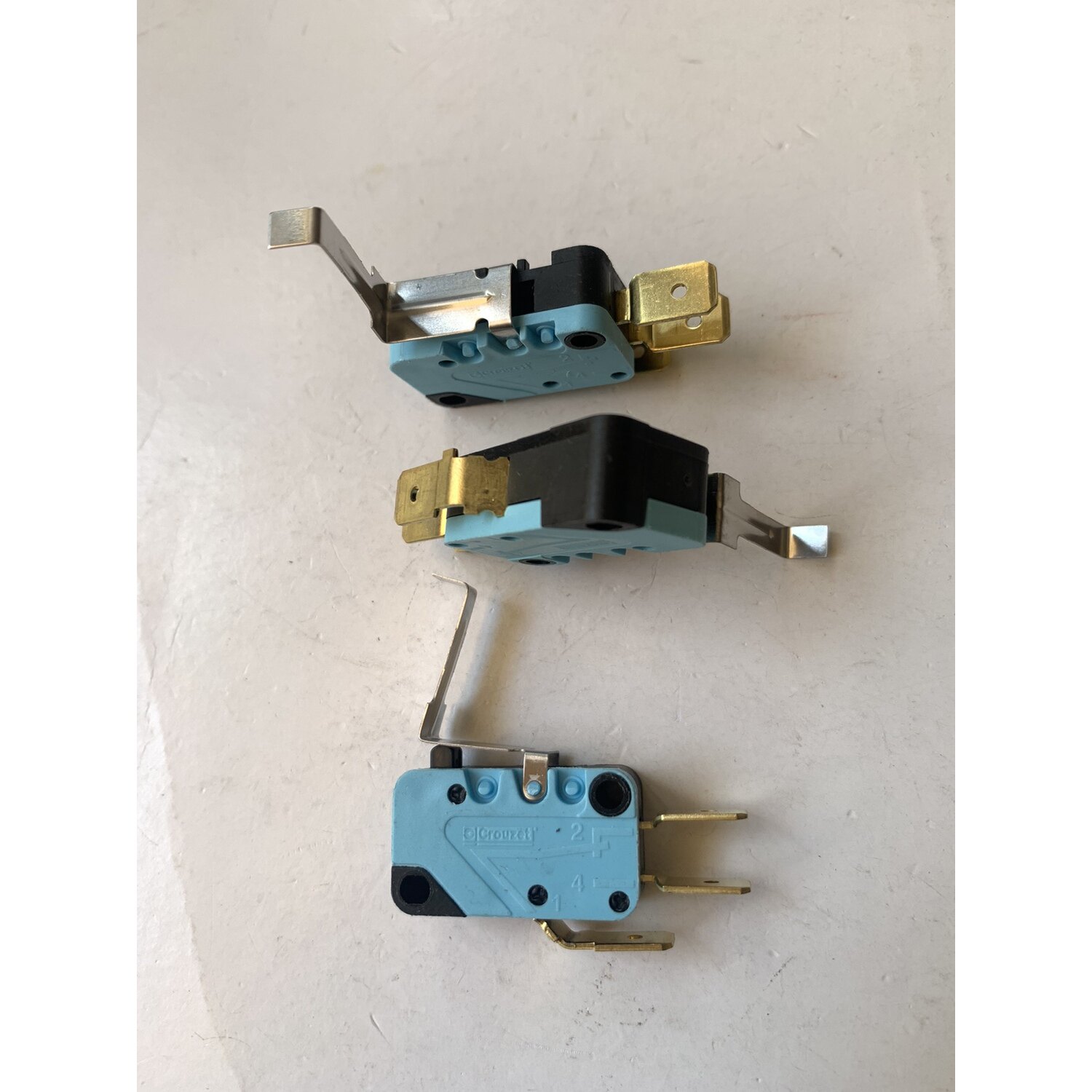 法国 Crouzet高诺斯大微动镀金触点开关 EF831618 0.1A 250V 全新