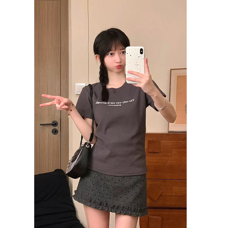 港味简约风字母印花正肩短袖女休闲百搭圆领t恤显瘦短款直筒上衣