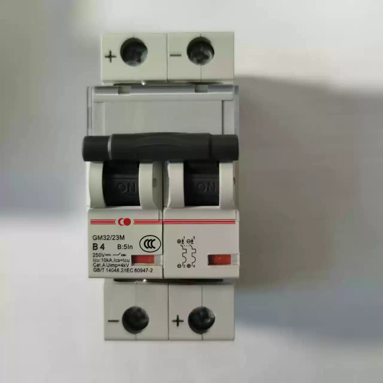 北京人民GM32/23M直流微断GM32M-2300R-C6A C4 C10 2p DC250V原装