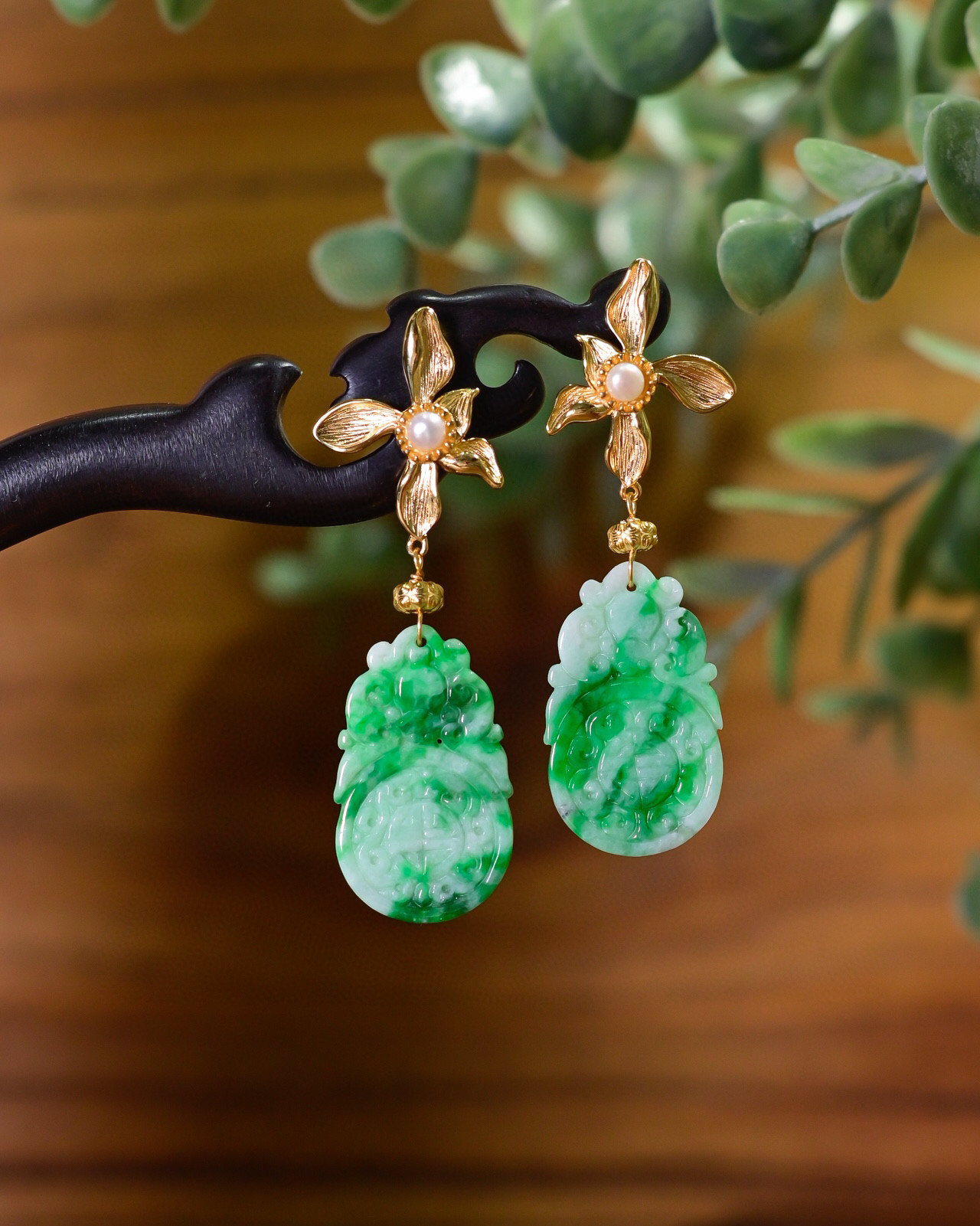 Jadeite with spicy green color, 925 sterling silver gold-plated ...