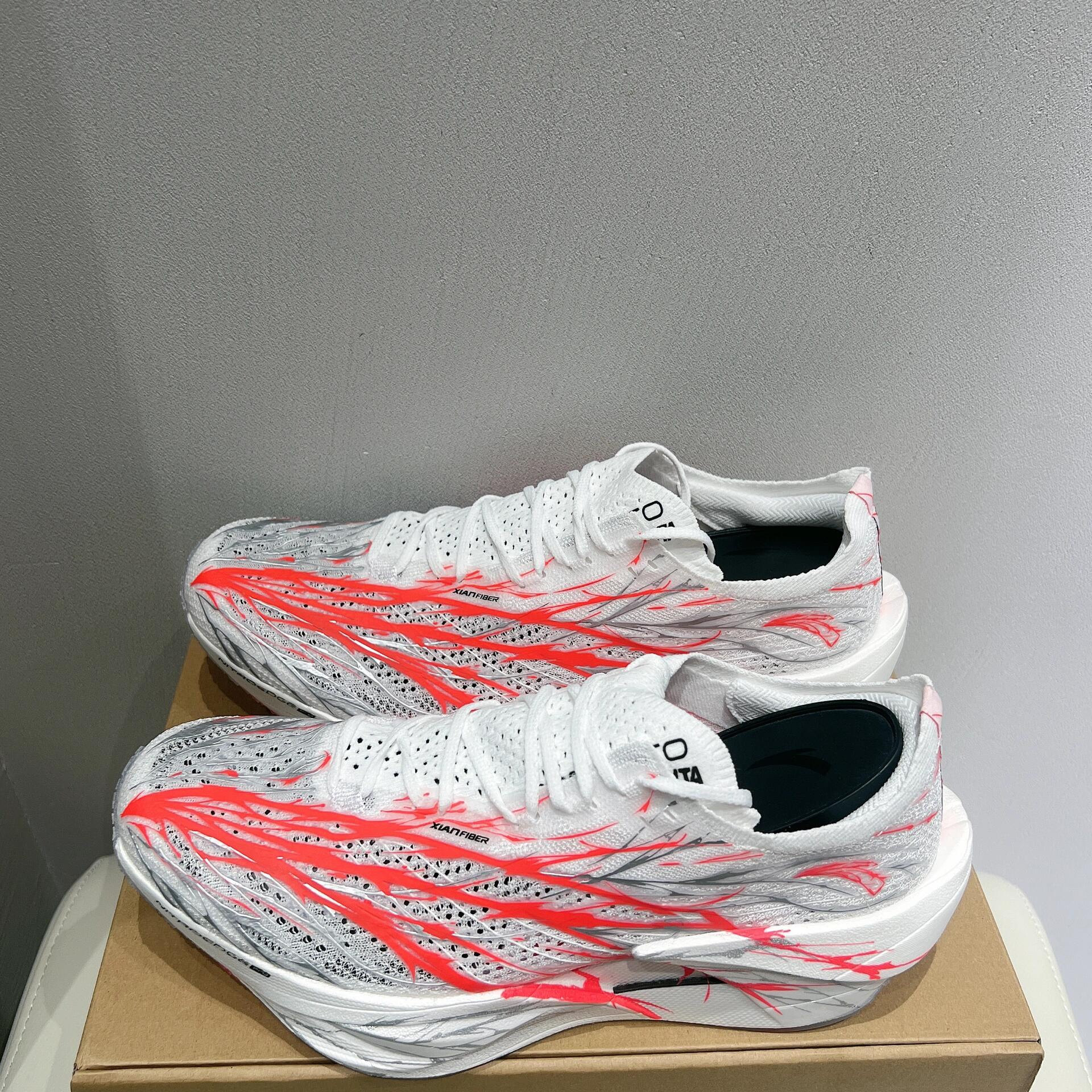 安踏C2026代 PRO心跳竞速碳板氮科技专业运动跑鞋男跑鞋112525575-淘宝网