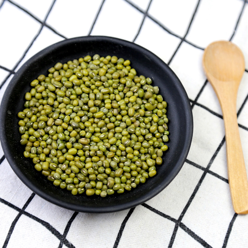 Mao stupid Mung bean farmer's own production of small mung bean sprouts ...