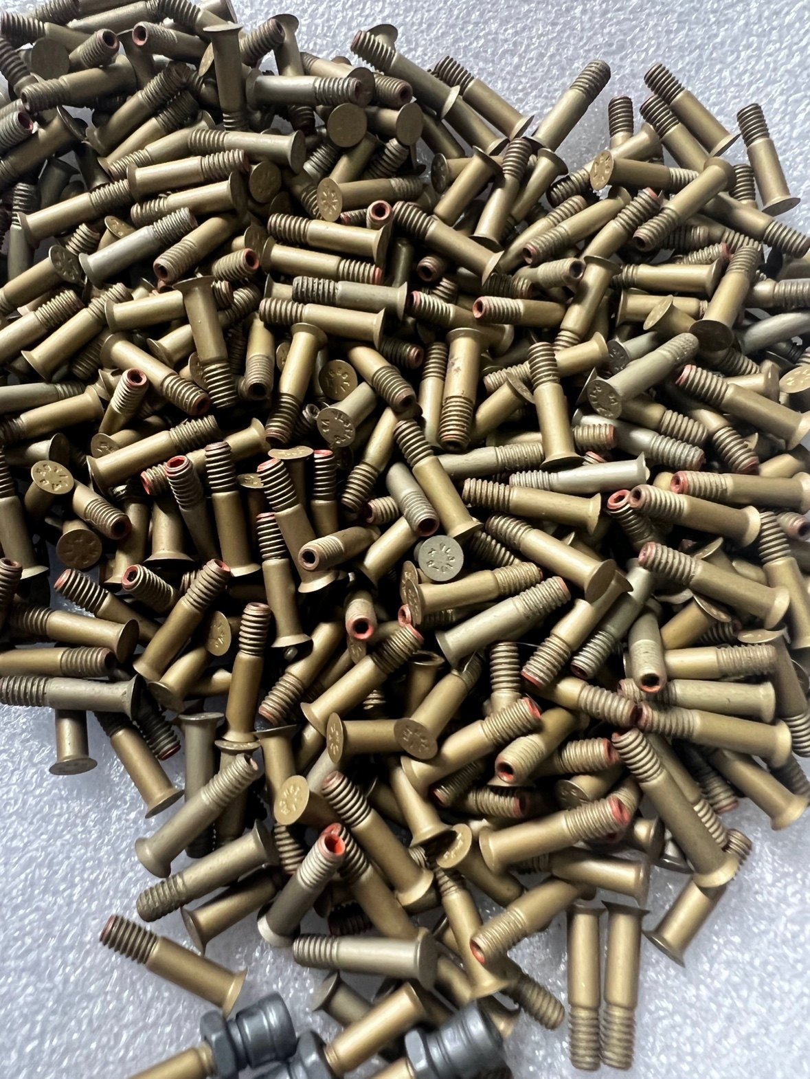 钛合金抗剪型100度沉头高锁螺栓HST11AG-5-5在航空领域有何独特优势？-飞行器配件-淘宝好物网