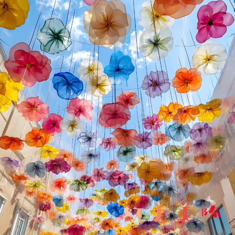 Spring's new hotspot: giant real-flower canopy installation, creating a ...