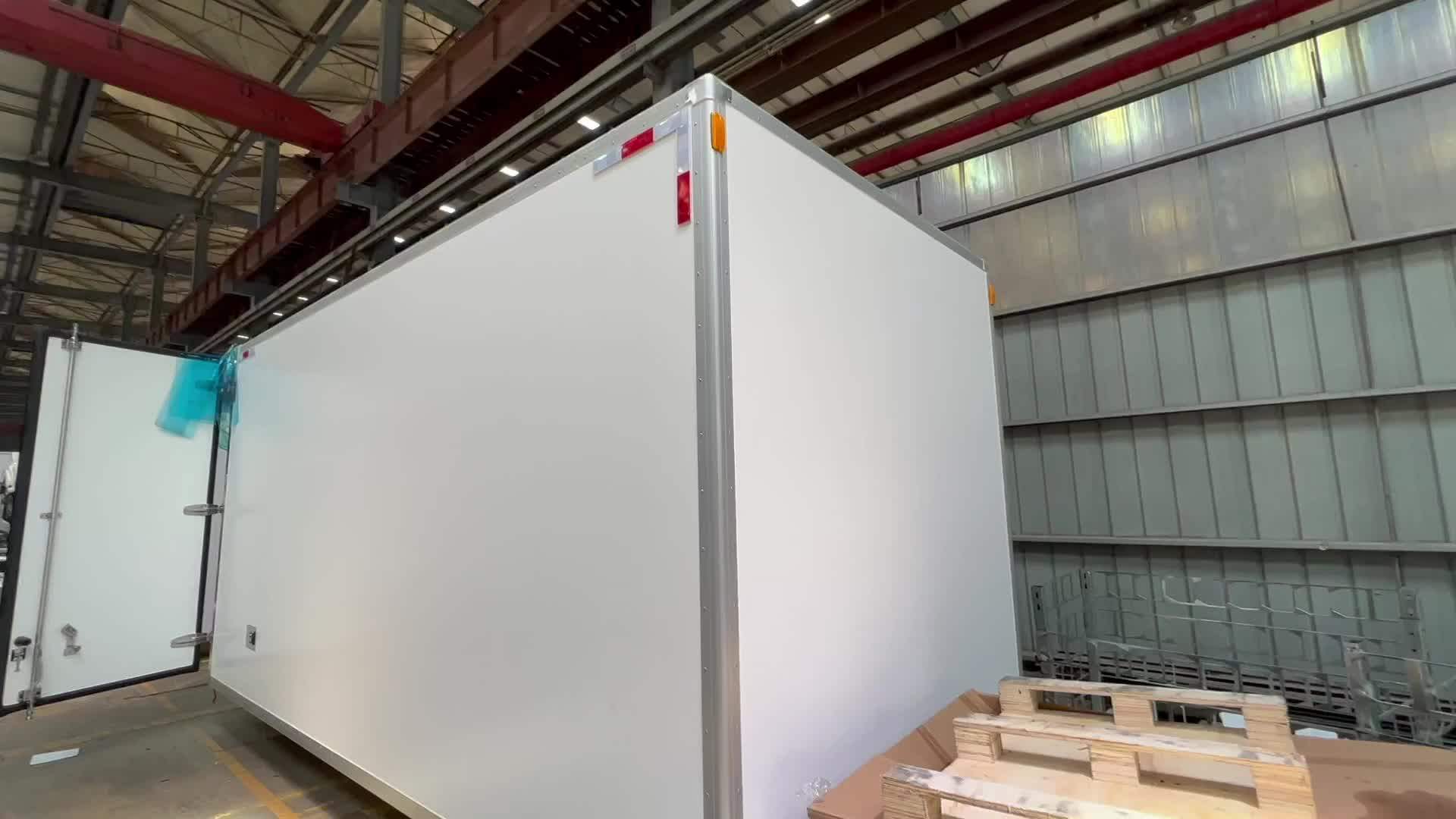 5250x2250x2400 Refrigerated/insulated Truck Box With Frp Sandwich ...