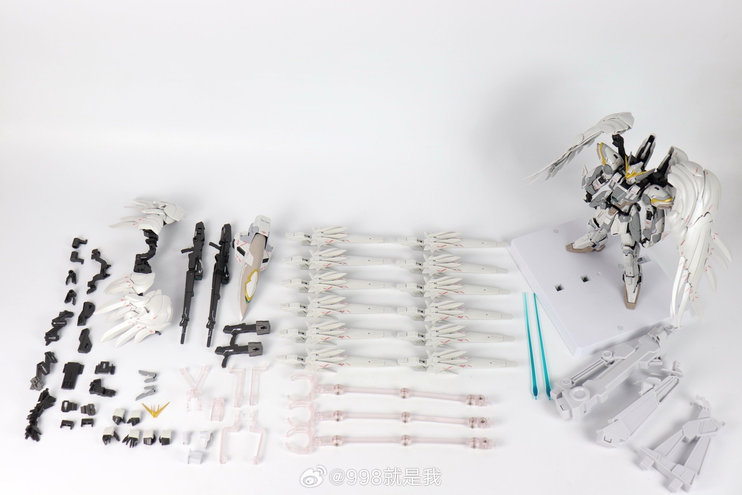 DABAN 1/100 MG WING ZERO PRELUDE 8827 MODEL KIT