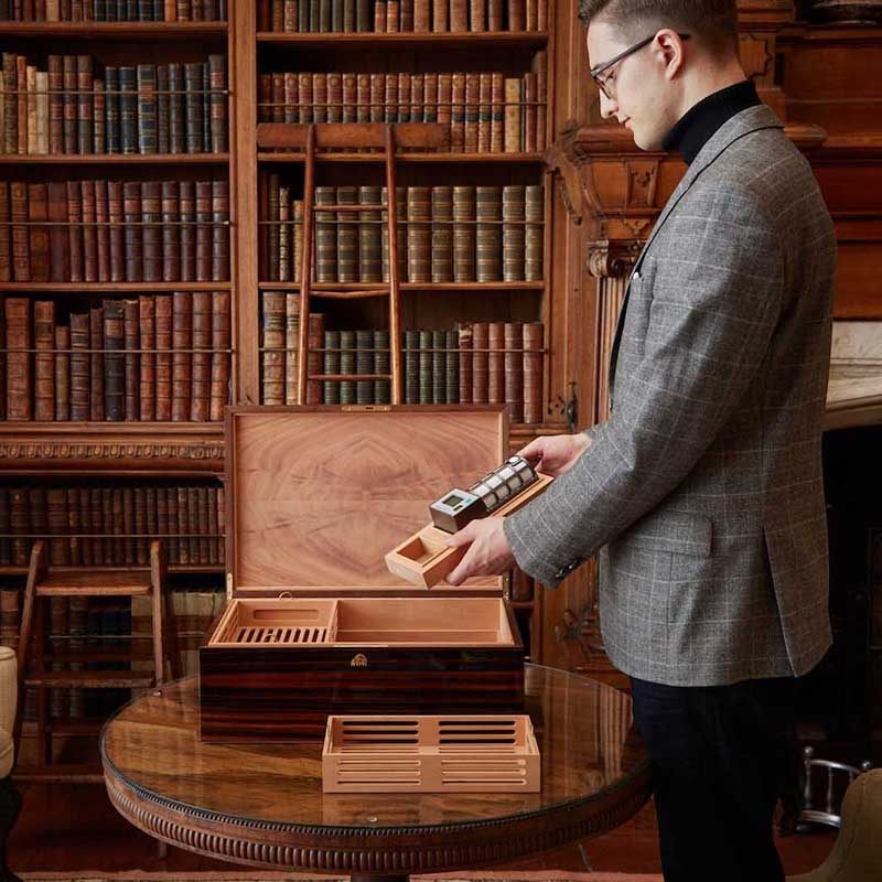 Germany's CigarSpa smart fully automatic electronic cigar humidifier ...