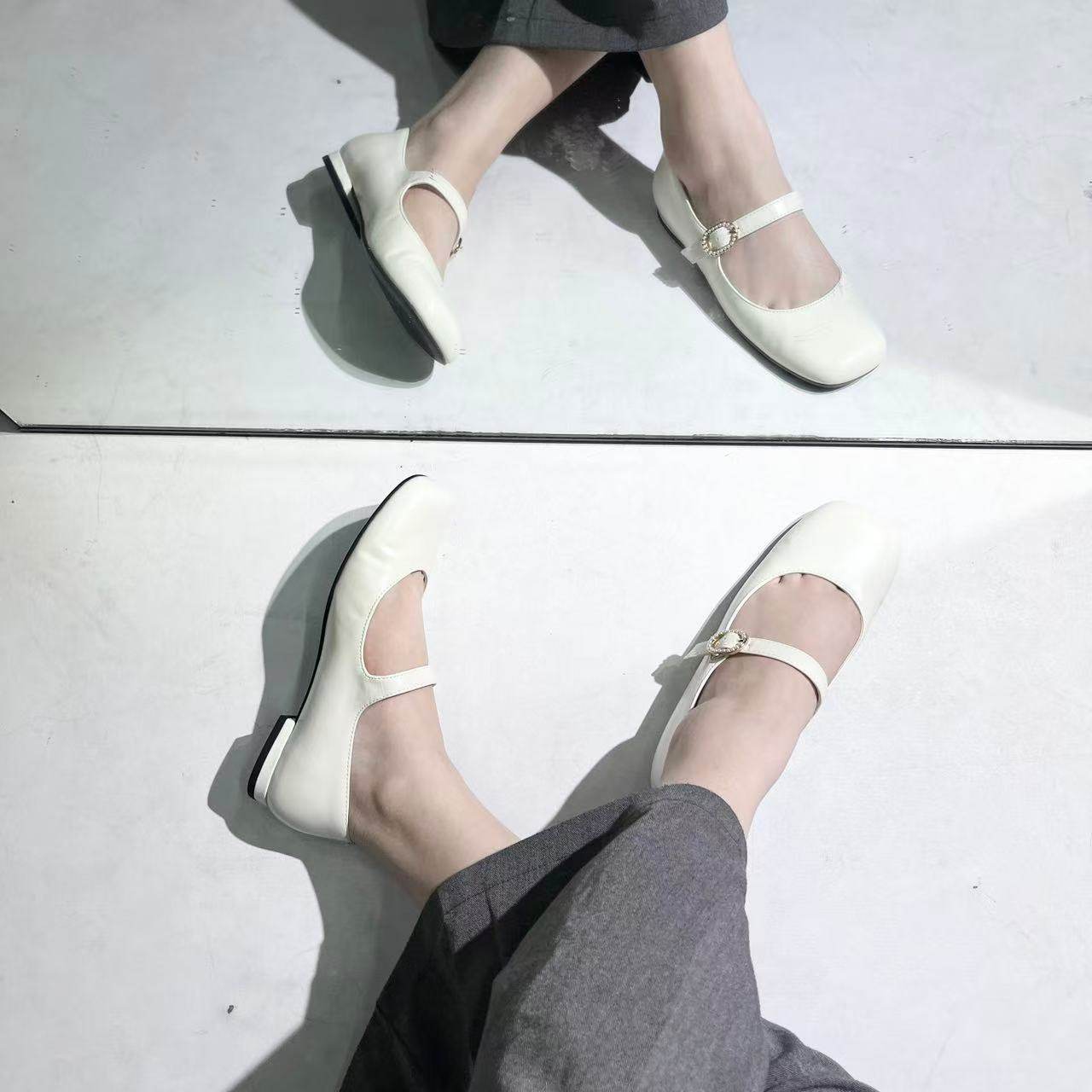 70900477鞋子：时尚潮流新宠，舒适百搭的秘密武器！-休闲凉鞋-淘宝好物网