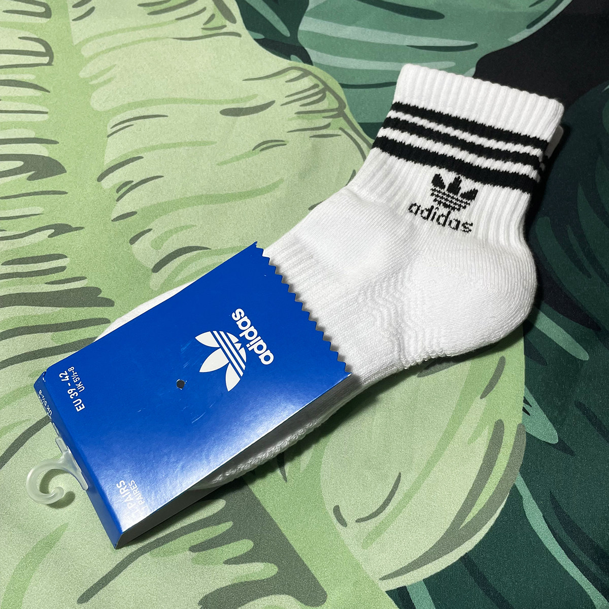Adidas Shamrock Socks Men and Women's Medium Barrel with Shark Pants ...