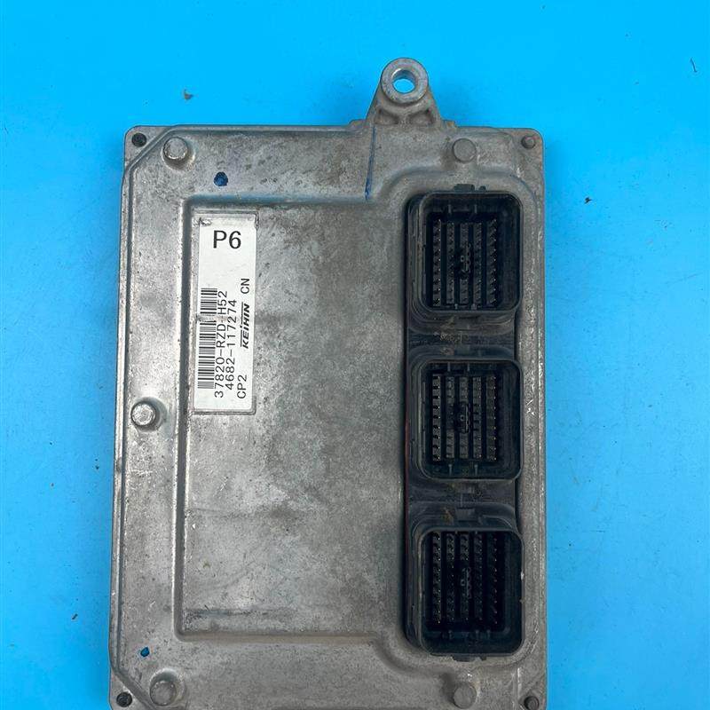 当发动机的“心脏”停摆，我们是否该重新理解那块小小电路板？_连接器_淘宝数码网