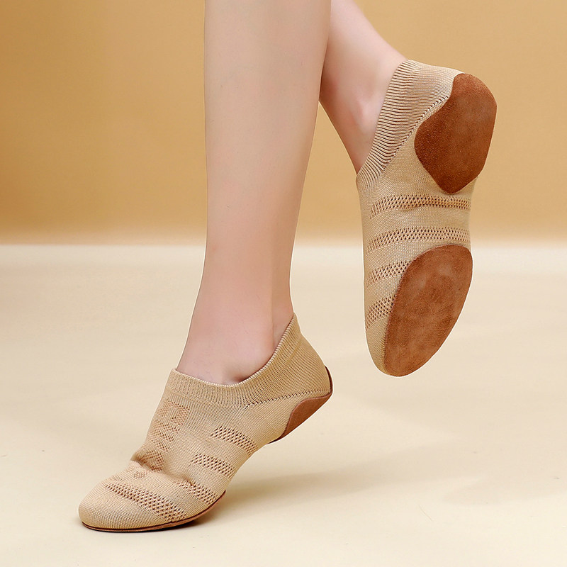 A must-have for dance training! wubeile professional cheerleading shoes 👟