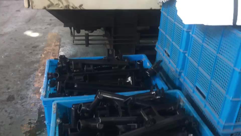 Auto Water Radiator Plastic Tank 2035001003 For Mercedes Benz 01-07 ...