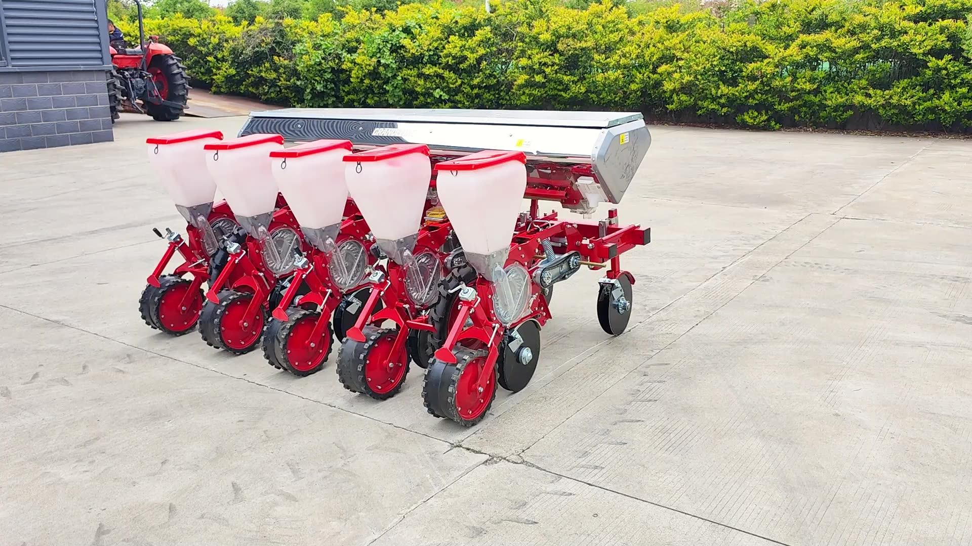 China Made Corn Pneumatic Planter Tractor 4 Rows Corn Vacuum Seeder ...