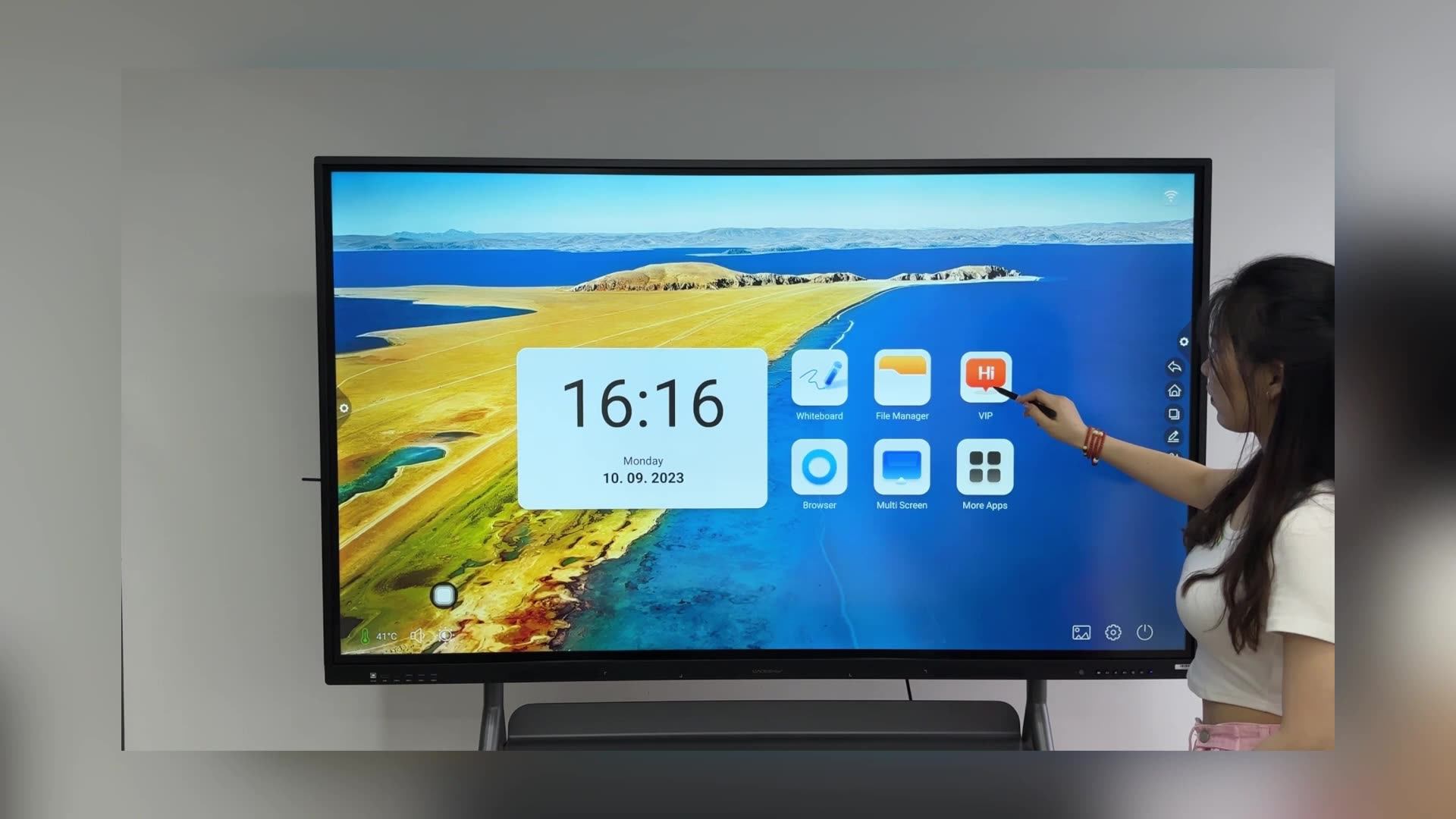 Interactive Digital Smart Board With Tactile And Interactive Features ...