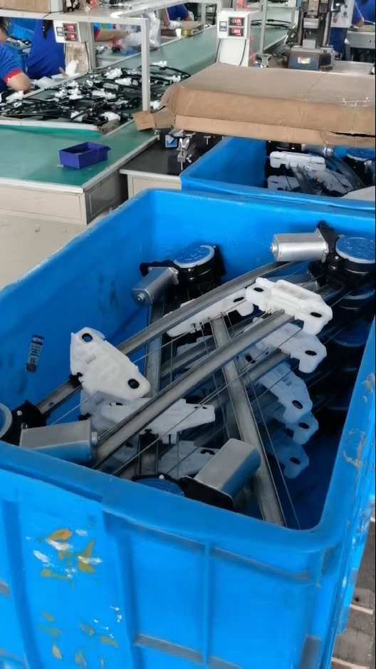 A 2127201579 2047202479 2127201579 2047202479 Glass Suction Hanger For ...