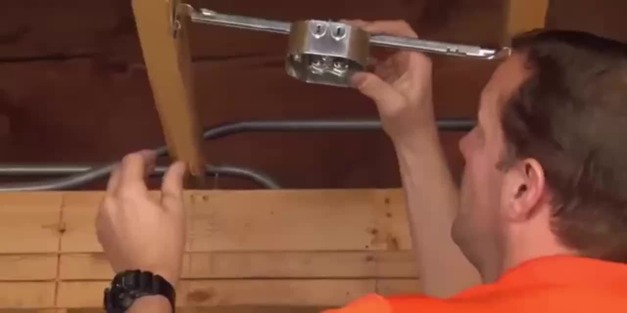 4 In. Octagon Box,Drawn,1-1/2 In. Deep,Two 1/2 In. Ko's,Ac/mc/flex ...