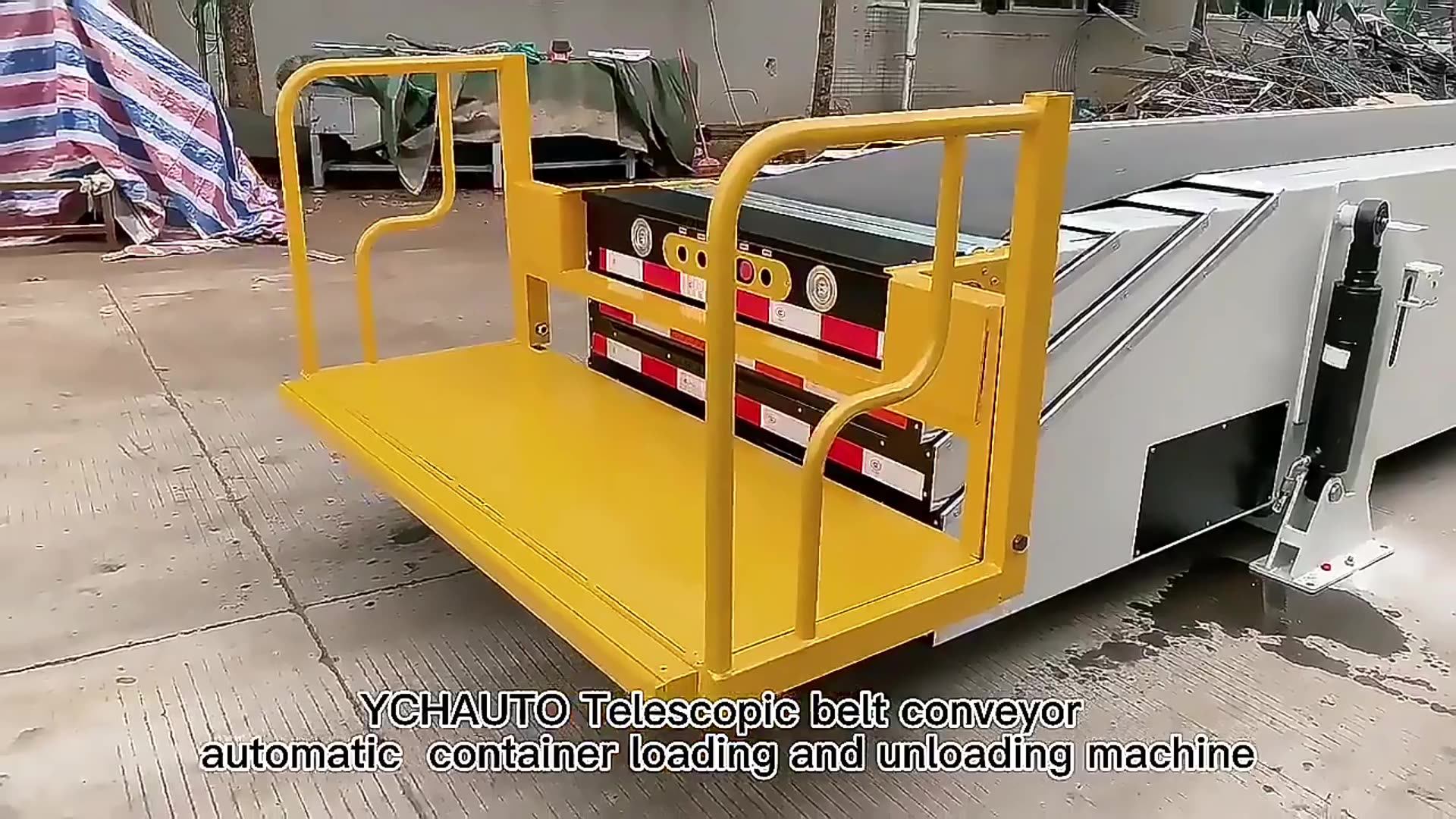 3 Sections Telescopic Conveyor With Manner Standing Platform Transfer ...