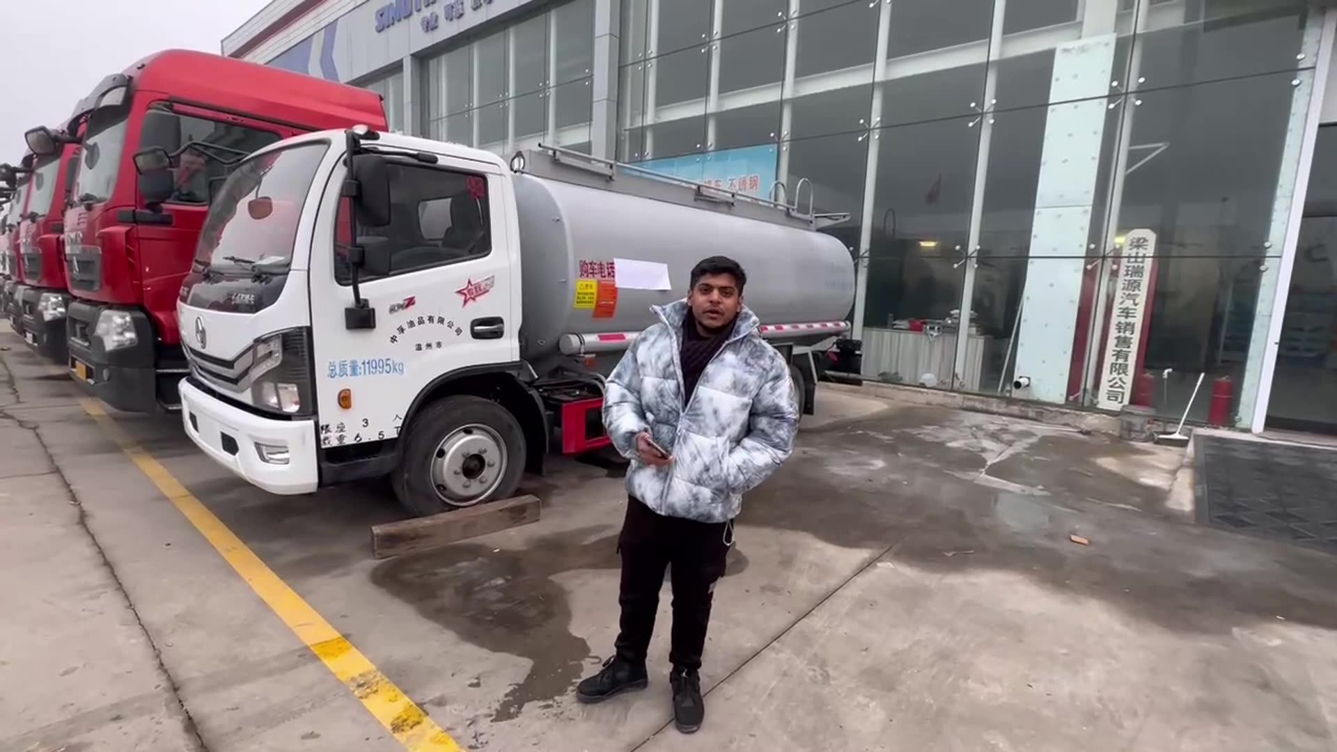 Fuel Tank Truck 45000 L 5000liters Mini Fuel Tank Truck For Nigeria ...