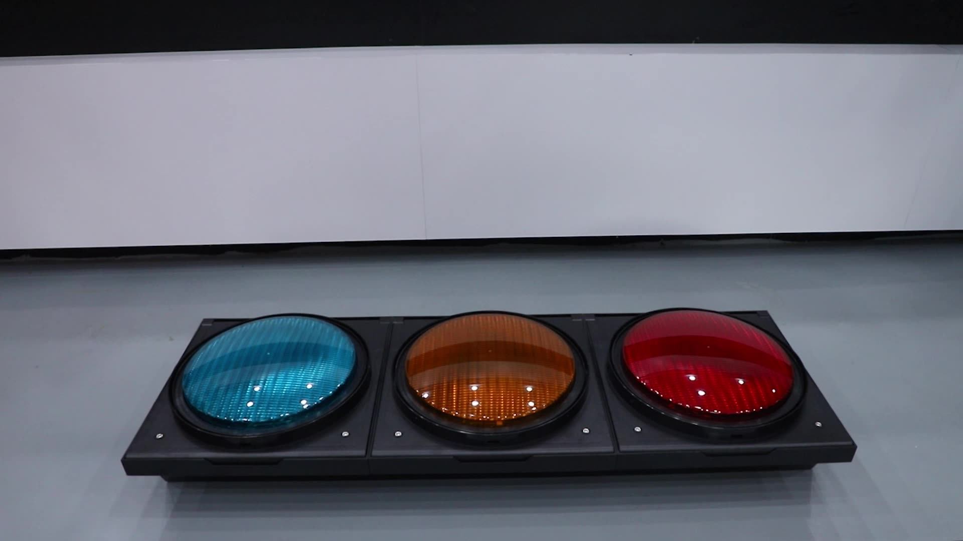 High Quality Ip65 Semaforo 200mm 300mm Traffic Light For Crossroads ...