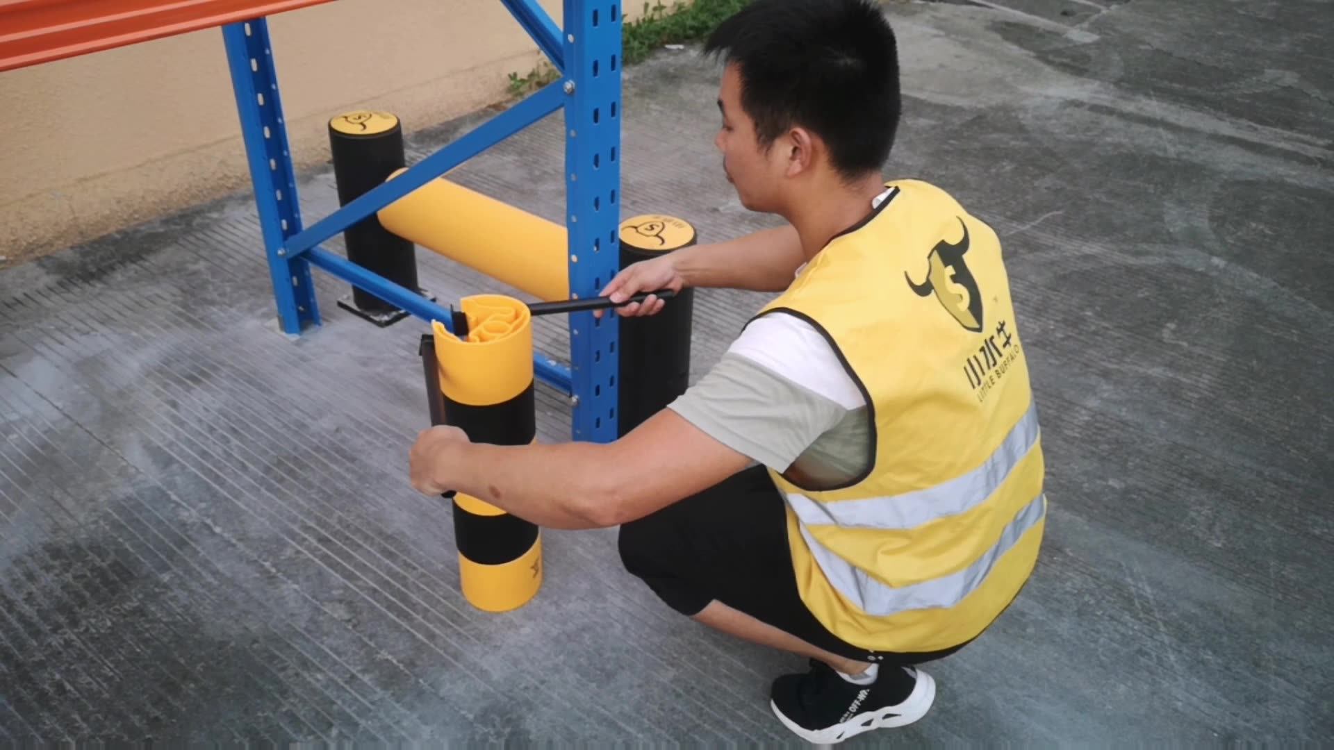 Warehouse Pallet Rack Column Protection Flexible Plastic Guard Upright ...