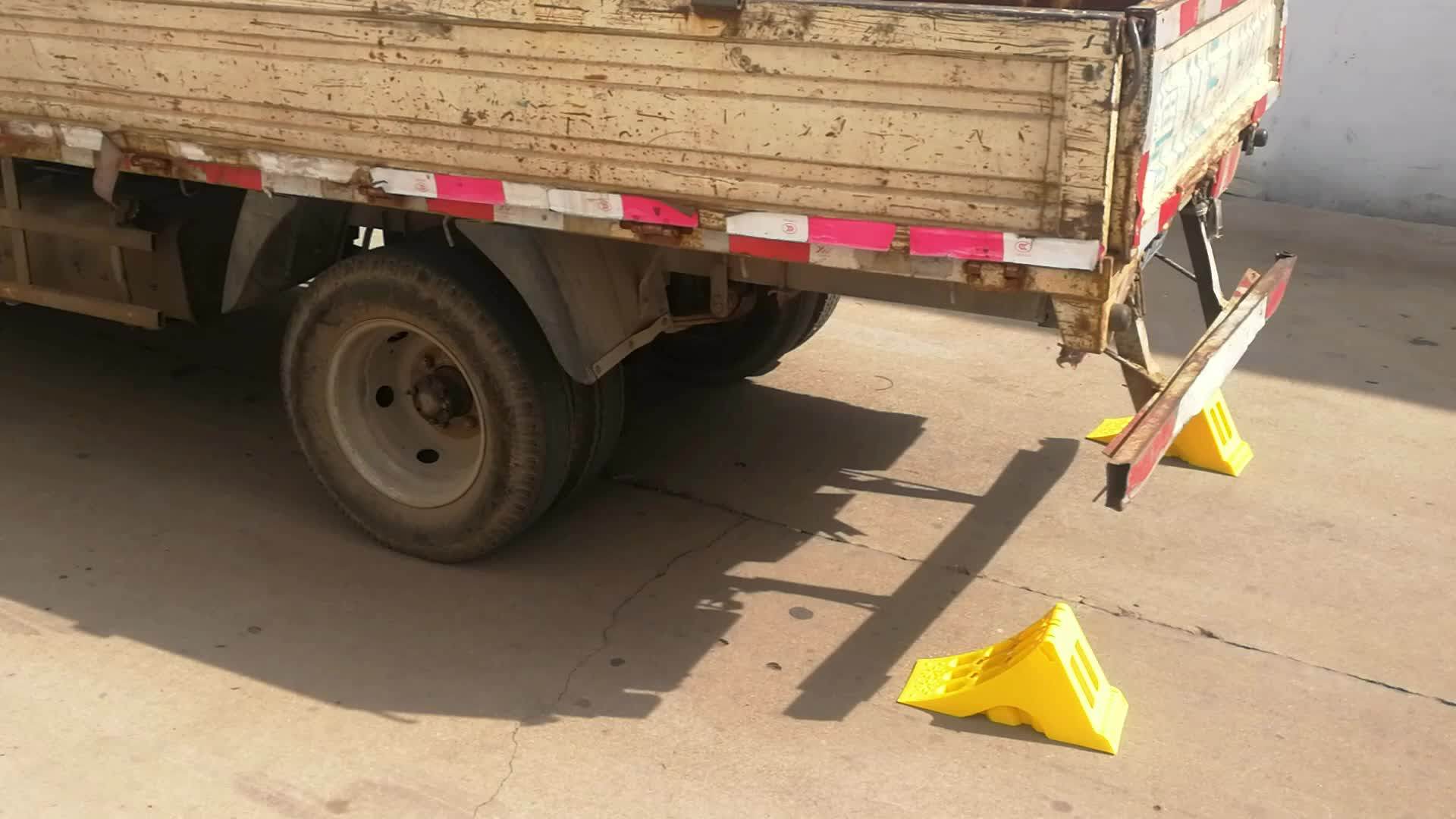 Hdpe Plastic Wheel Truck Car Tire Chock Stopper With Steel Holder - Buy ...