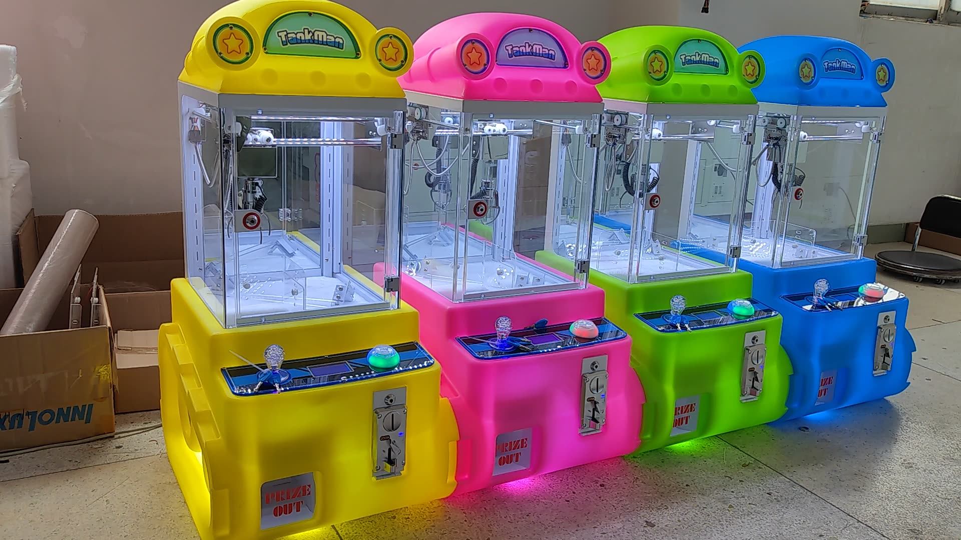 Coin Operated Toy Crane Machine Mini Claw Machine Mini Prize Vending ...