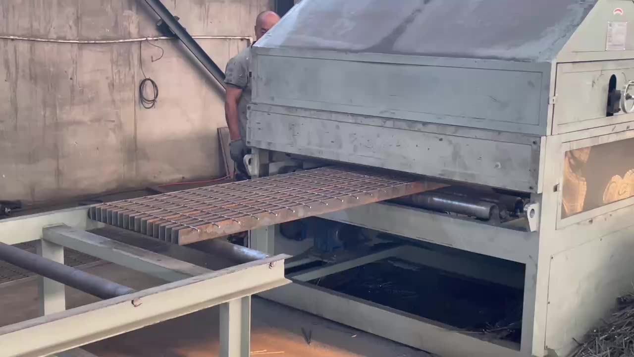 Storm Drain Cover Serrated Steel Grating For Ditch Gully Sump Pit Grate ...