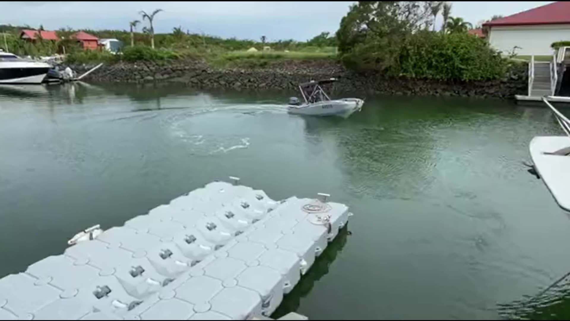 Drive-on Floating Boat Lift Systems Dock Jetski Pontoon With Roller ...