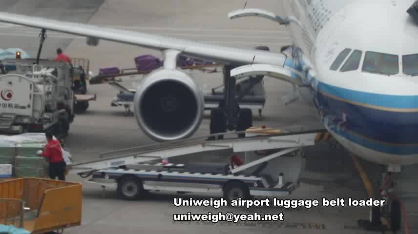 Self-propelled Aircraft Airport Baggage Loading Truck/ Plane Luggage ...