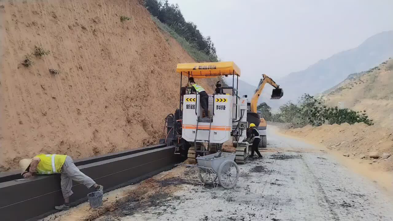 Large Crawler Type Ditch Paver Shoulder Stone Slip Film Multi-purpose ...