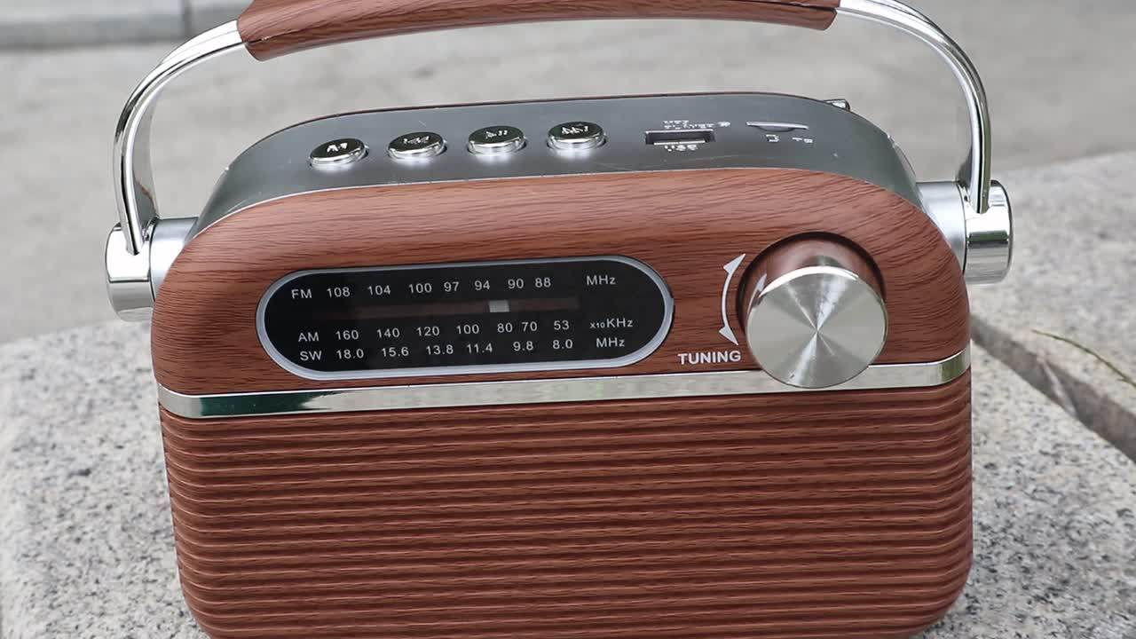 Bsci Manufacture Low Price Portable Retro Multiband Cheap Radio - Buy ...