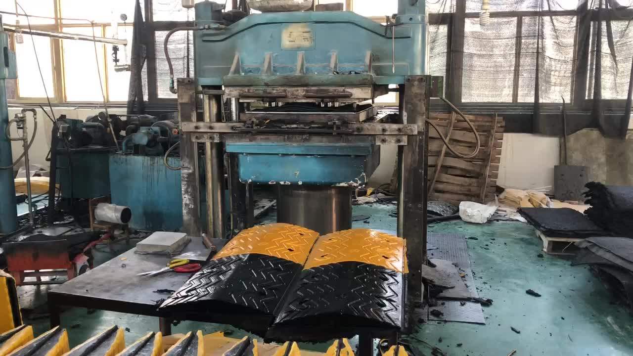 Rubber Cable Pipe Road Crossing Ramp,60*60mm One Channel Pipe Protector ...