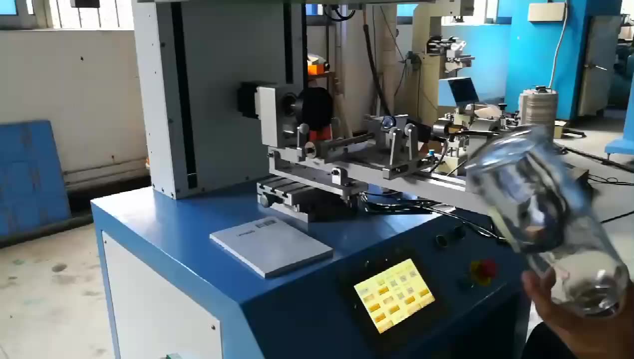 자동 귀환 제어 장치 체계 연약한 관 종이컵 플라스틱 컵 유리병을 위한 자동 장전식 둥근 유리병 스크린 인쇄 기계 인쇄기 Buy 중국 전문 유리 플라스틱 병 실크 스크린