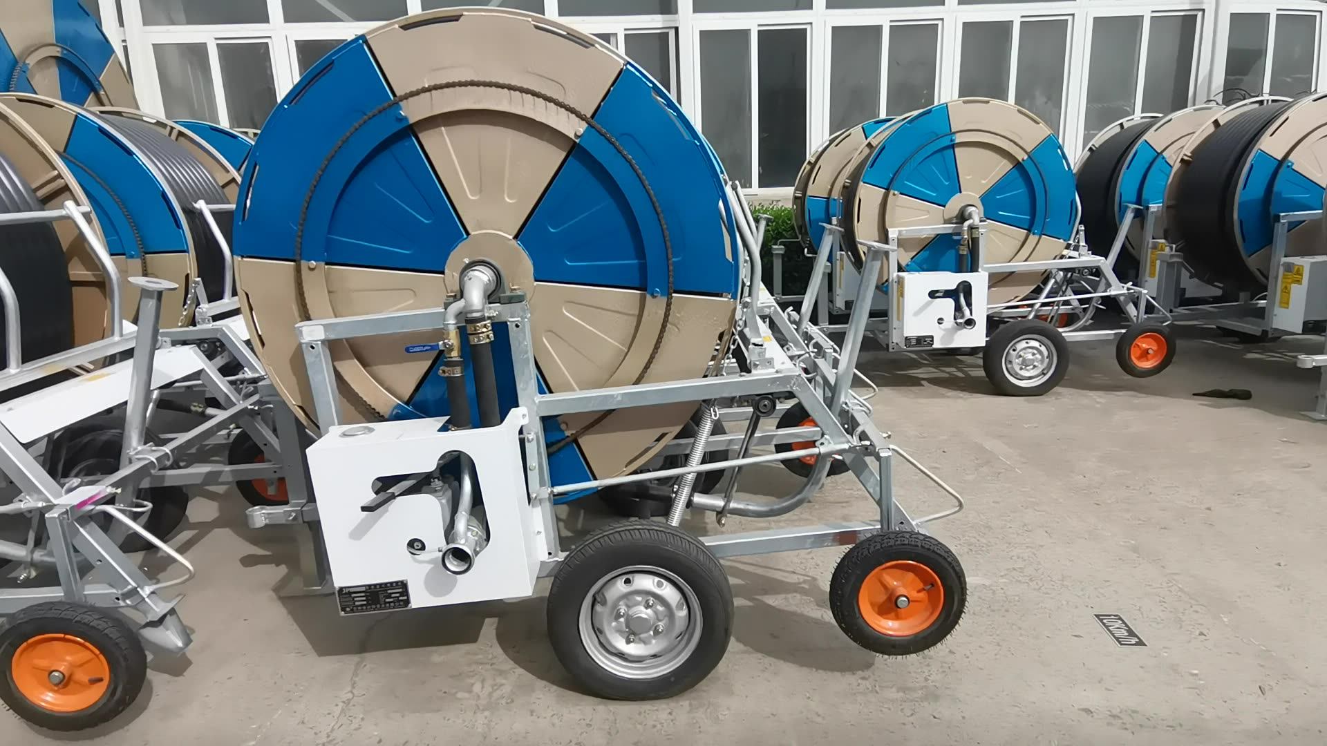 Large Scale Watering Irrigation Modern Farm Watering Machine System ...