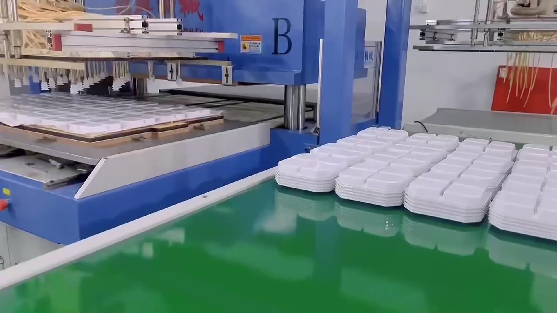 Clear Plastic Boxes For Cake With Ribbon Folded Lid Transparent Tall ...