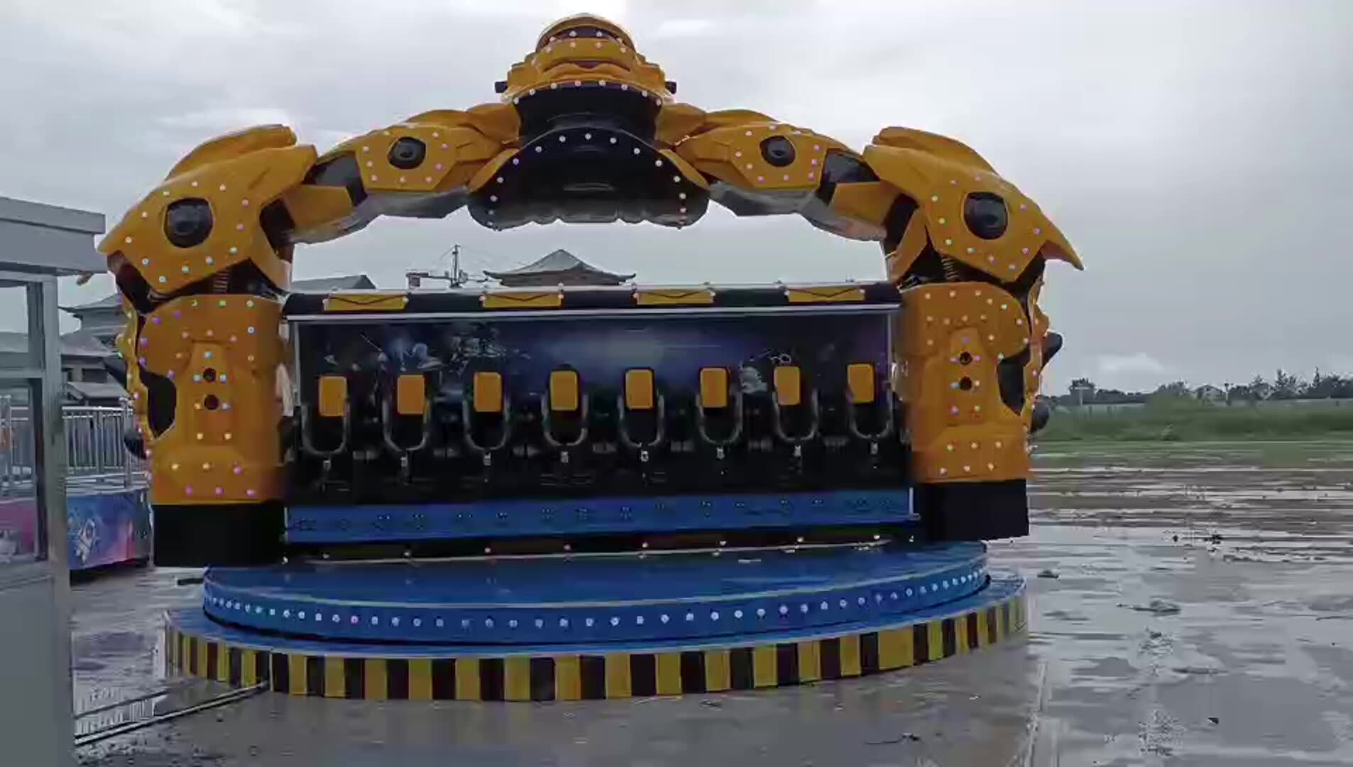 Fairground Attraction 16 Seats 360 Degree Rotating Robocop Ride ...