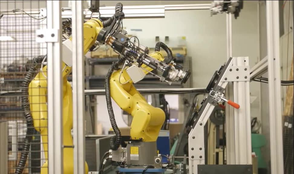 Fanuc Lr Mate 200id/7l Payload 7kg Reach 911mm Mini Robot With Gripper ...