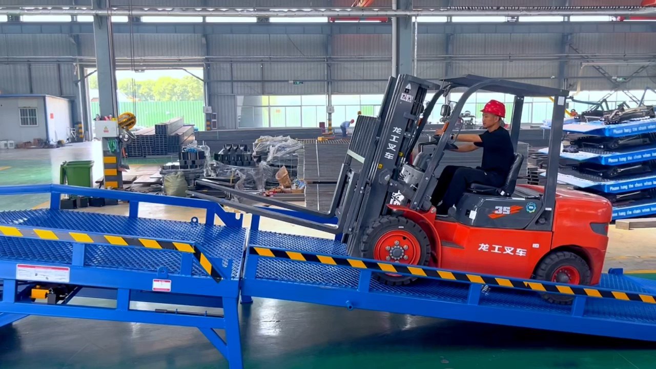 Movable Dock Ramp Loading Dock Platform 6ton 8ton 10ton 12ton 15ton ...