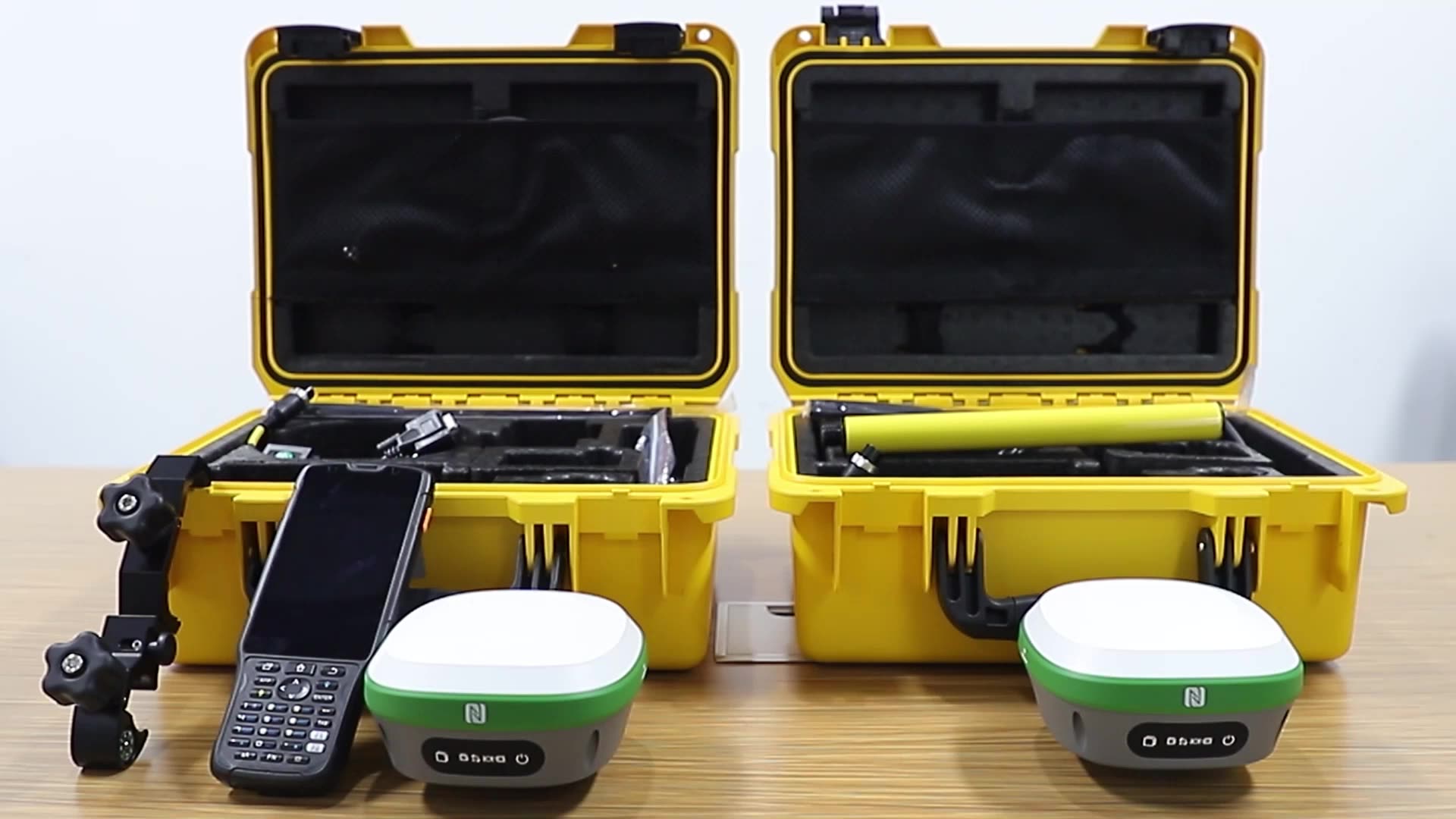 R26 Gnss Gps Rtk Receiver Surveying System Base And Rover With Lp80 Handheld - Buy Gnss Gps Rtk ...