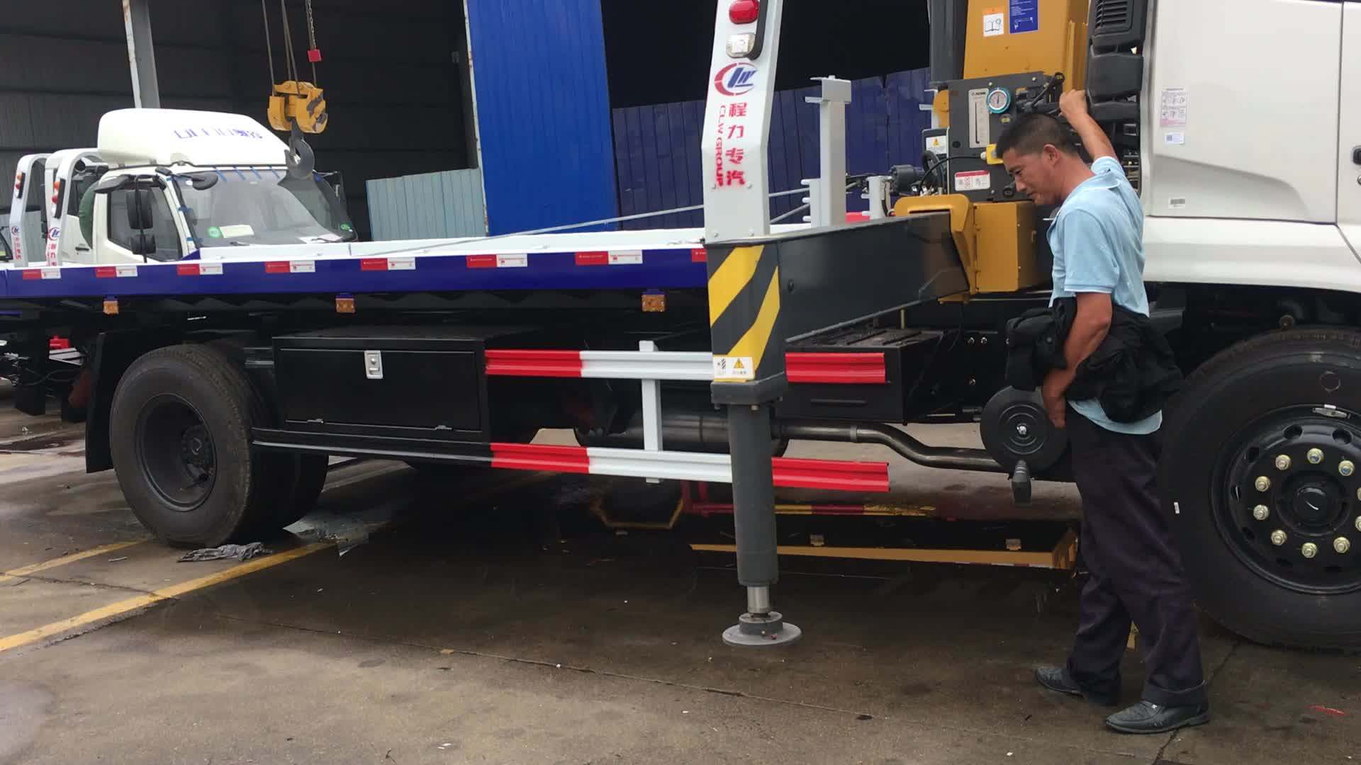 Foton 4x2 Recovery Wreckers Truck Boom With A Winch To Recover Vehicles ...