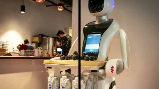 New Robot Waiters Waitress Factory Price Intelligent Robot With Ording ...