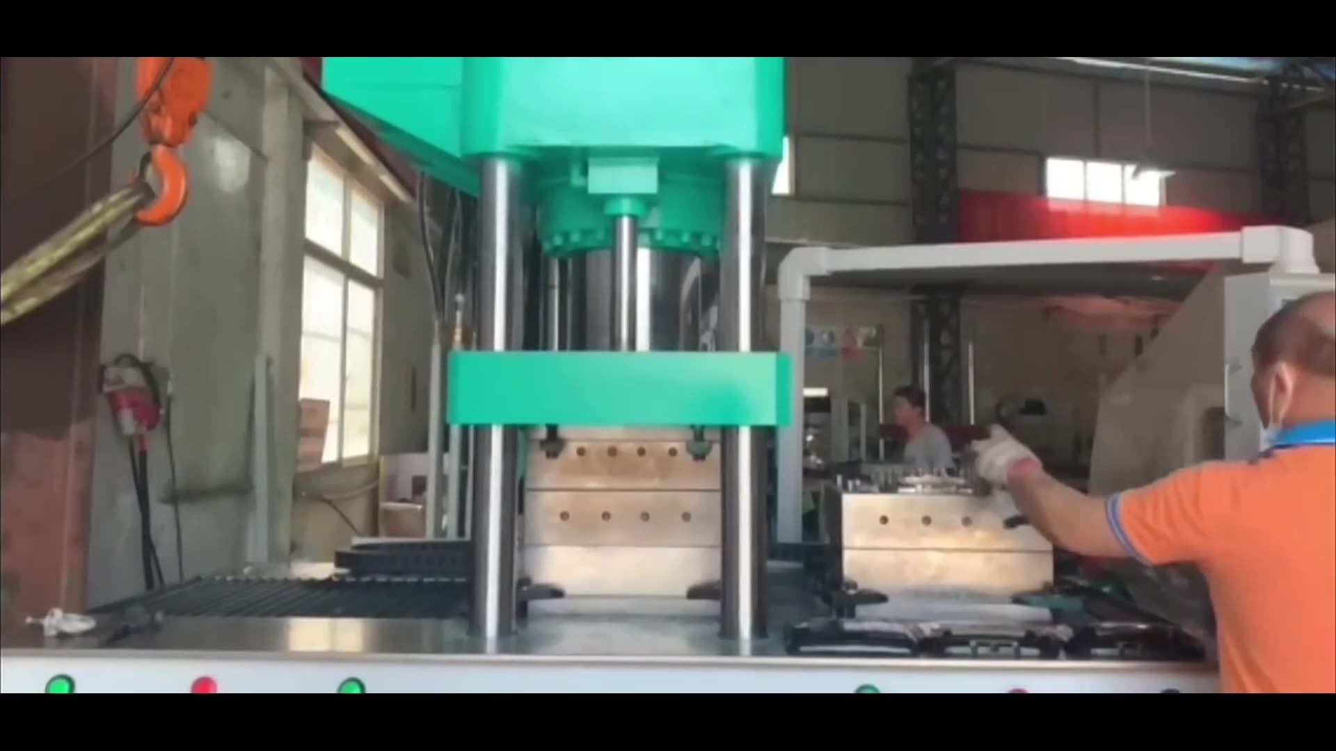 Double Skateboard Bakelite Injection Molding Machine Tv Speaker Cover ...