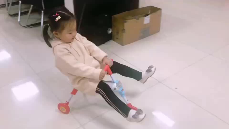 Baby Walking Car Foldable Scuttle Bug Scooter For Children Ride On Car ...