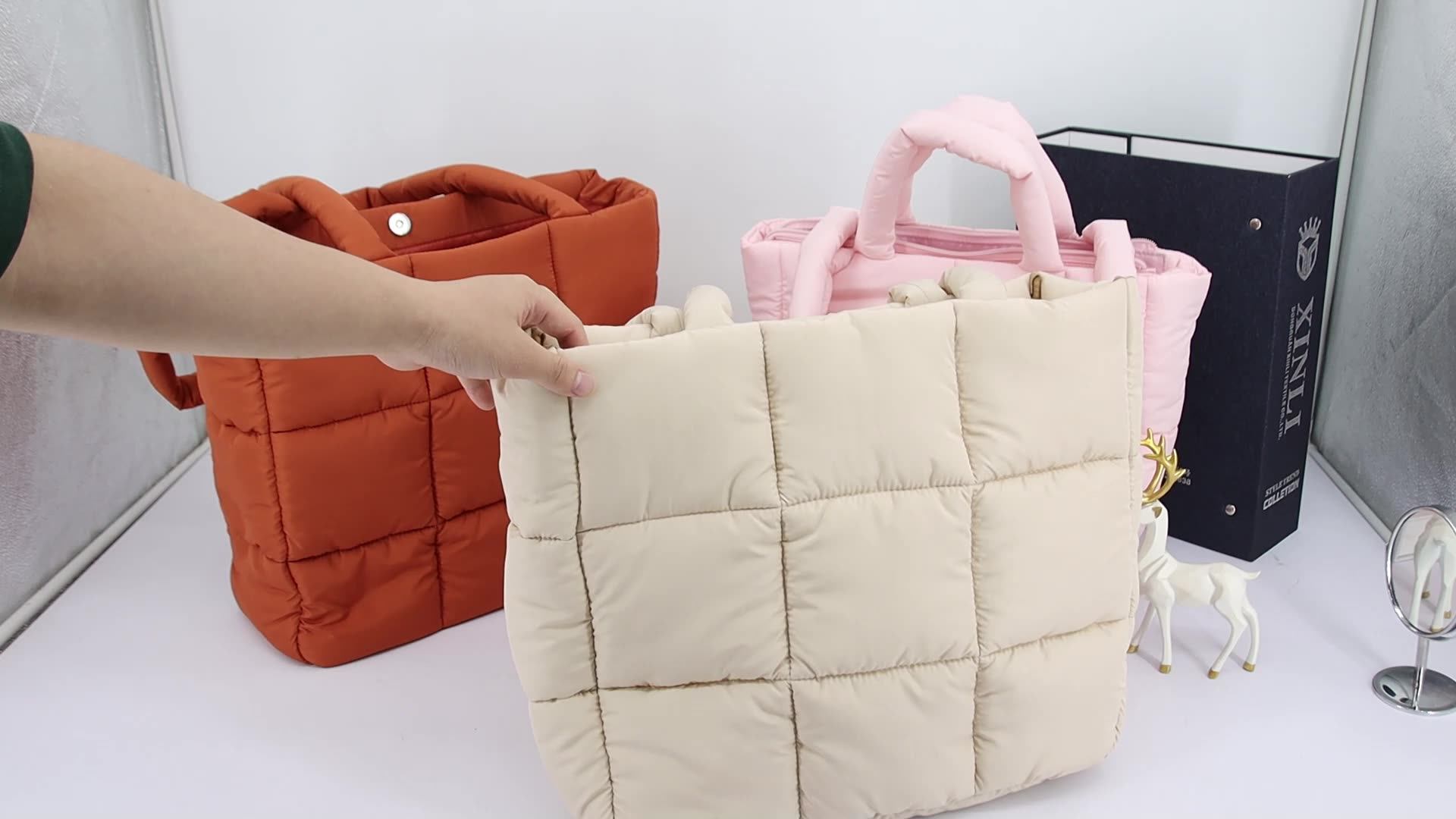 Large Capacity Custom Magnetic Button Closure Tote Bag Nylon Checkered ...