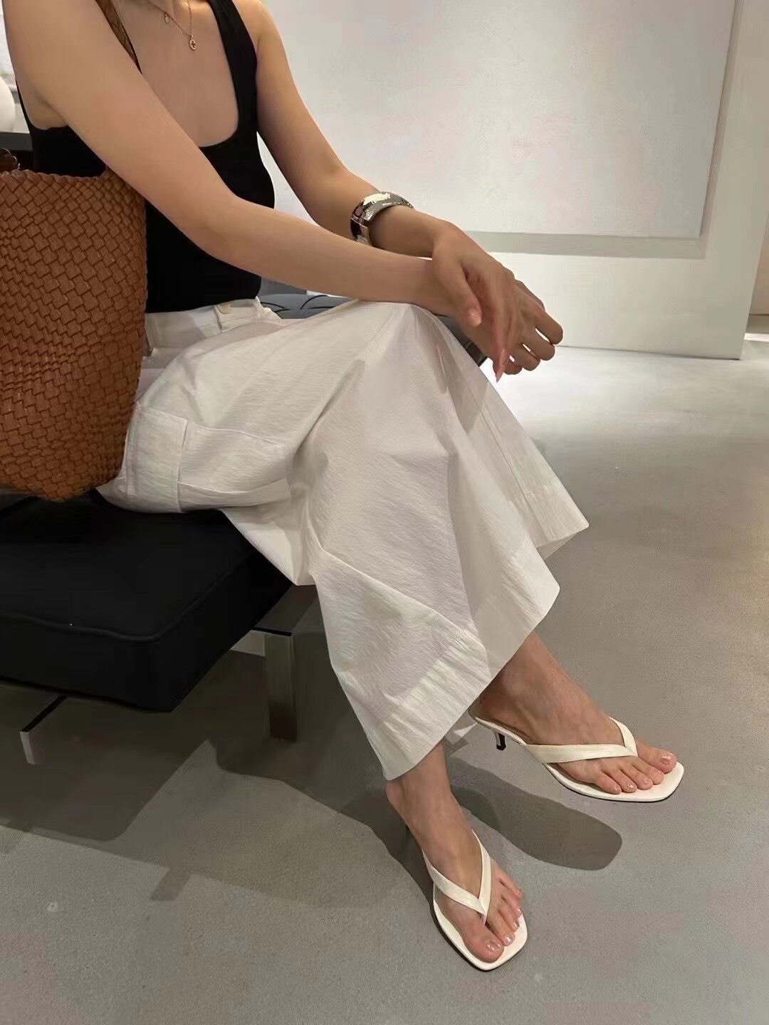 CHIC FUN 24/S春季新品：韓國同款法式自留度假風夾趾細跟拖鞋，讓你輕鬆美出新高度！