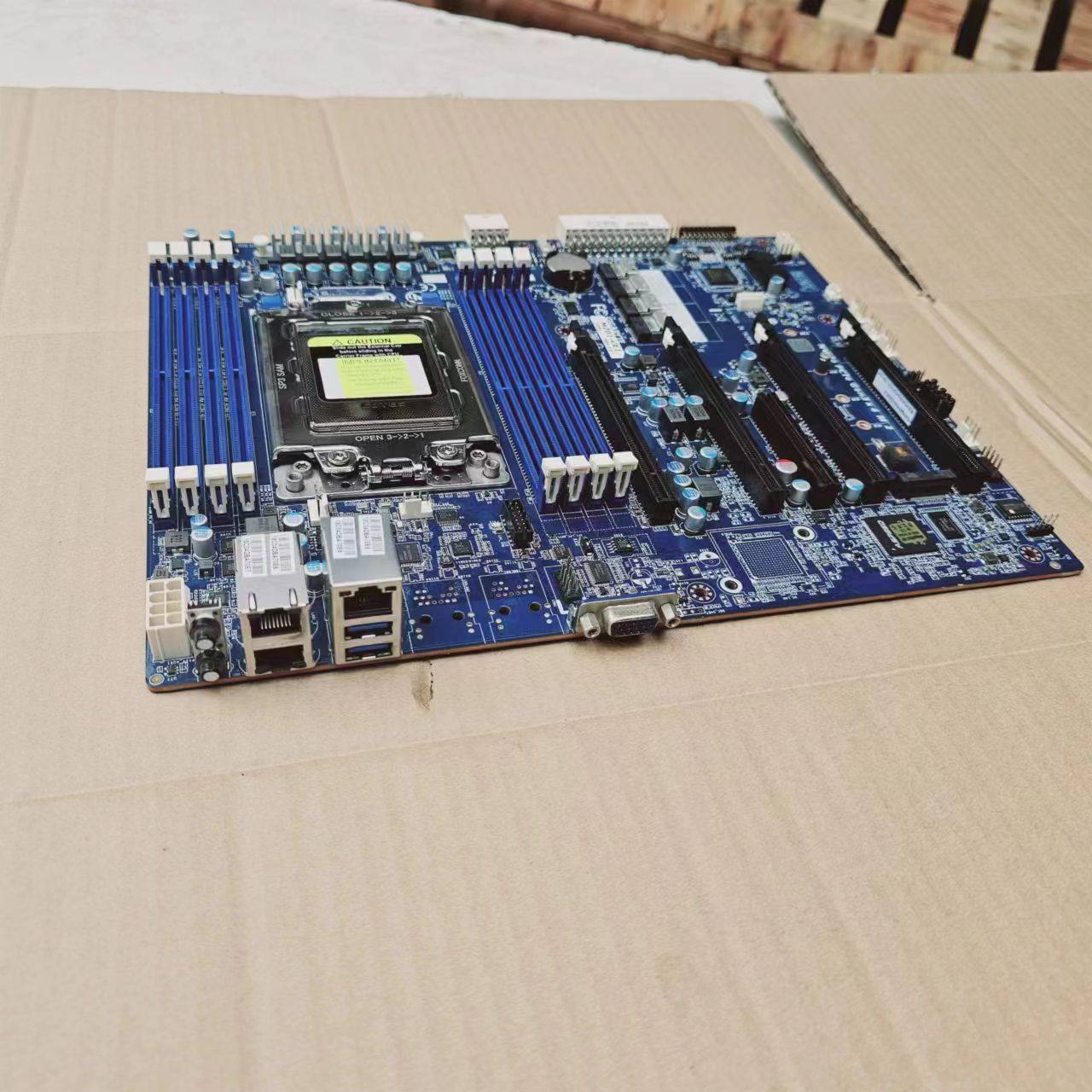 🚀揭秘深度学习的秘密武器！技嘉MZ01-CE1 4张GPU卡AMD EPYC主板-主板-淘宝好物网