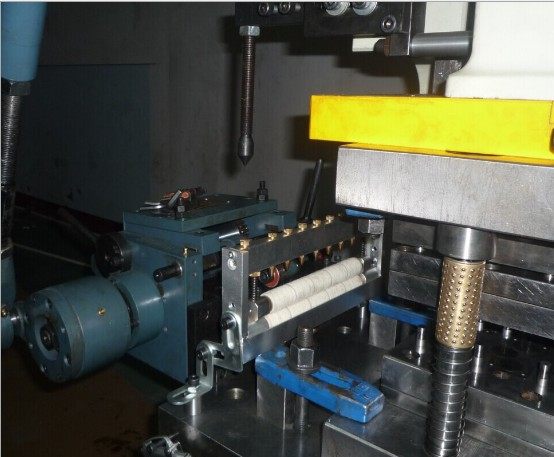 [USD 17.19] High Quality Oil Feeder Stamping Machine Double Sided ...