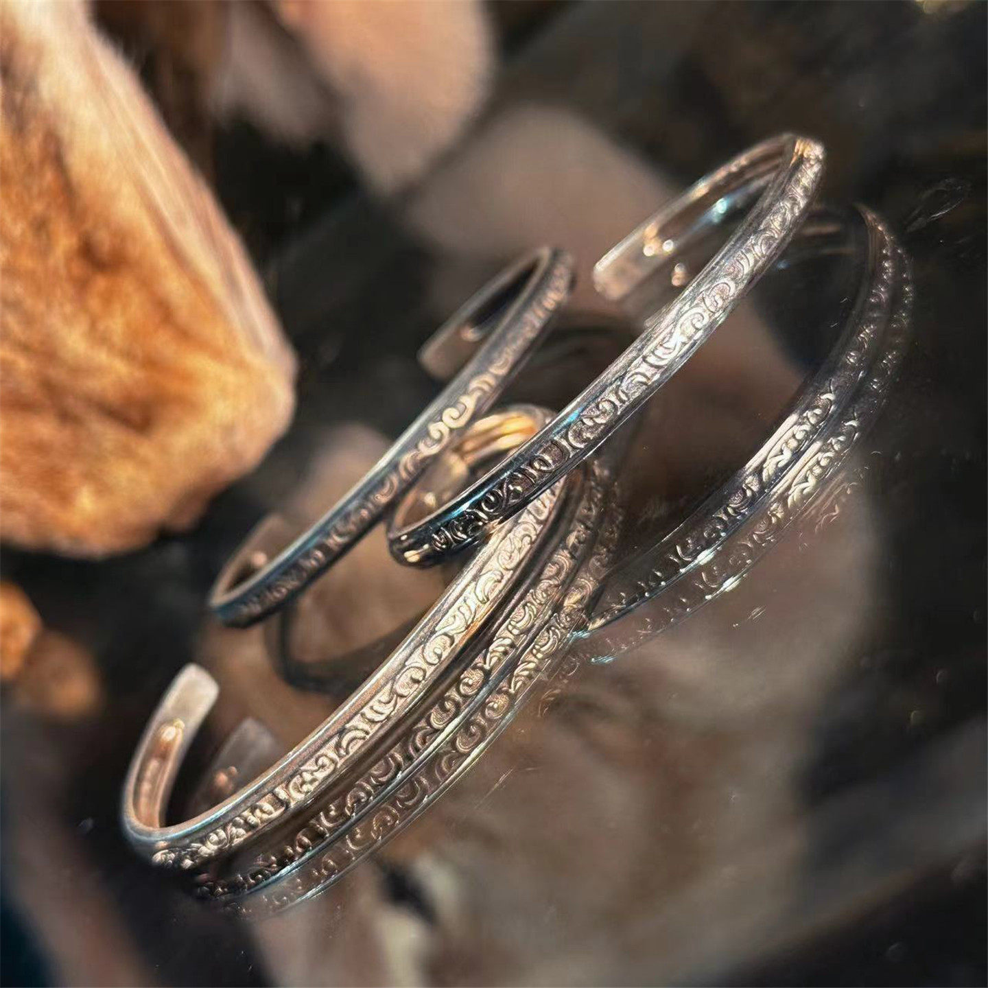 🌟 Elegant and vintage, 925 sterling silver bangle. stack them up for a ...