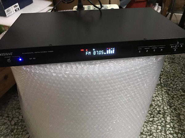 Brand new professional am/fm radio tuner, featuring a fluorescent ...